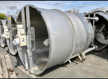 Cisterna sa mešalicom od nerđajućeg čelika - sa školjka-cevnim kolom na nogama - ALFA LAVAL - 6.000 l - 3 jedinice