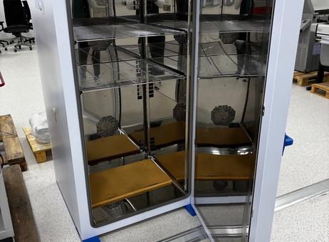 Laboratorijski inkubator France Etuves XU686