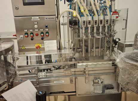 Mašina za punjenje posuda za kremu na prodaju - Zinereo Pharma