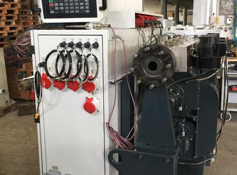 Ekstruder sa jednim pužom Cincinnati Proton45-30G