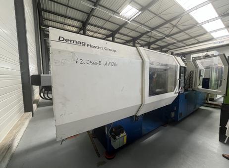 Mašina za brizganje DEMAG MULTI 200T 560-610H/120R