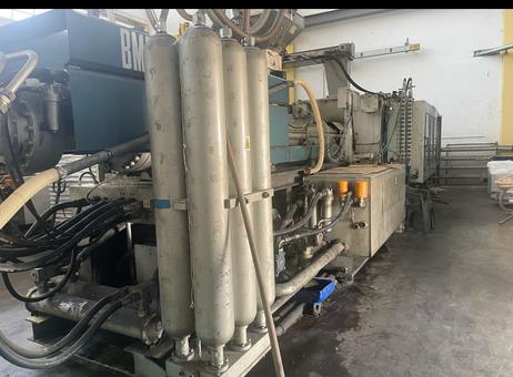 Mašina za brizganje BMB KW1000/9000