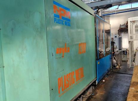 Mašina za brizganje PLASTIC METAL UNYKA 1200