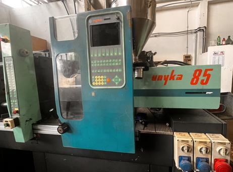 Mašina za brizganje NUOVA PLASTIC METAL UNYKA 85