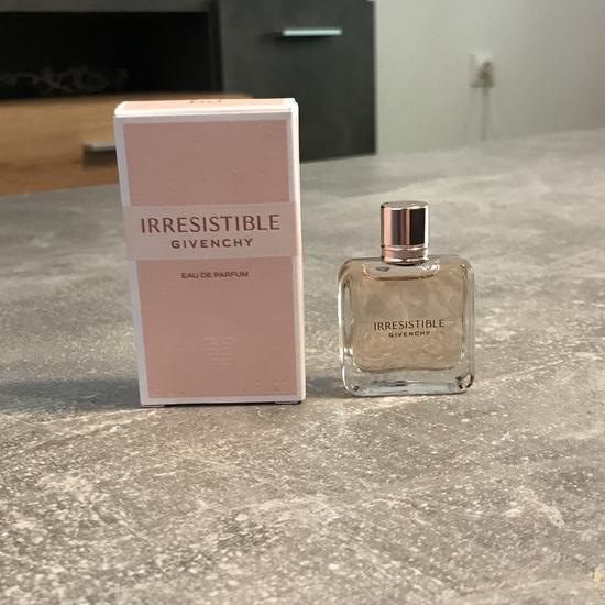 GIVENCHY - IRRESISTIBLE | 8ML