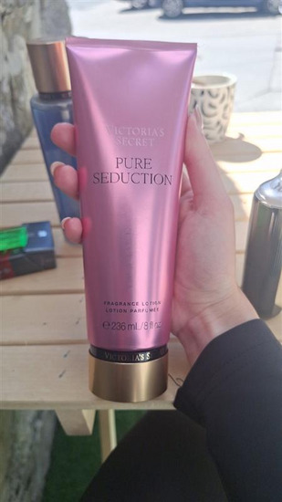 NOV Victoria's Secret mleko za telo