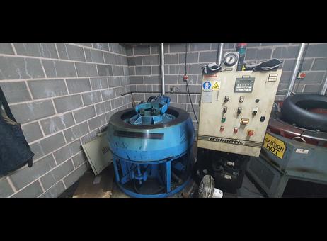Italmatic VR39 Potpuno automatska parna presa za gume