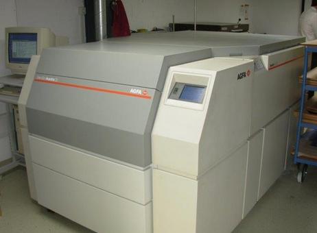 kompjuter na ploču Agfa Avantra 30