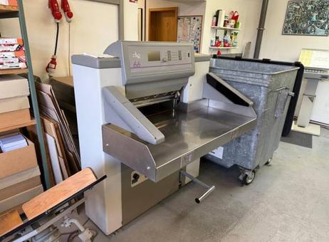 Giljotina za papir Polar 66 E