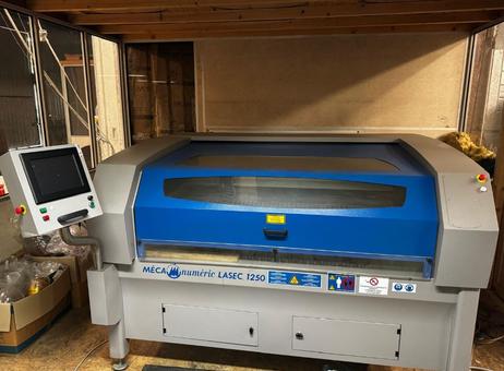 Mašina MÉCANUMERIC LASEC 1250