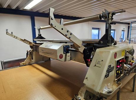 CRA (Cutting Room Appliancec Corp) mašina za raspoređivanje Trigger Plus