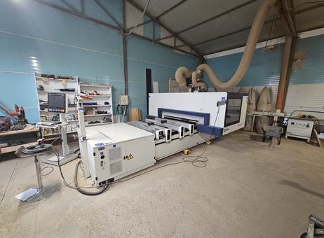 CNC obradni centar za drvo sa 5 osa SCM Group M100