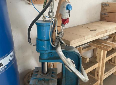 Presa za drvo Roof Truss Pressing System C-Type