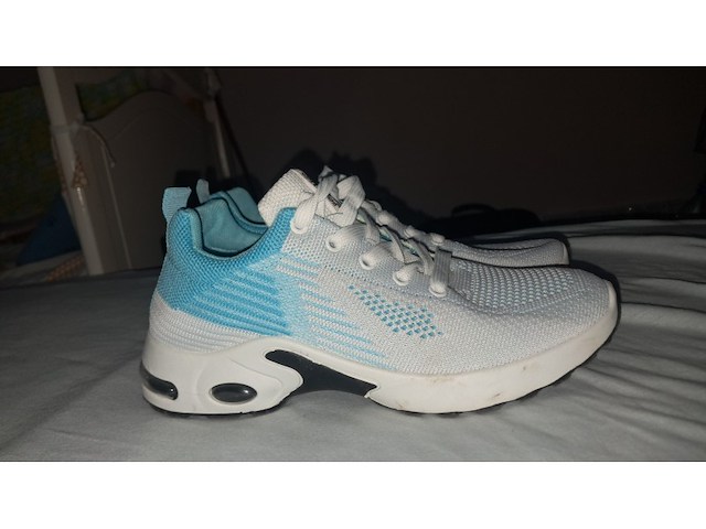 Patike 38. Kao nove