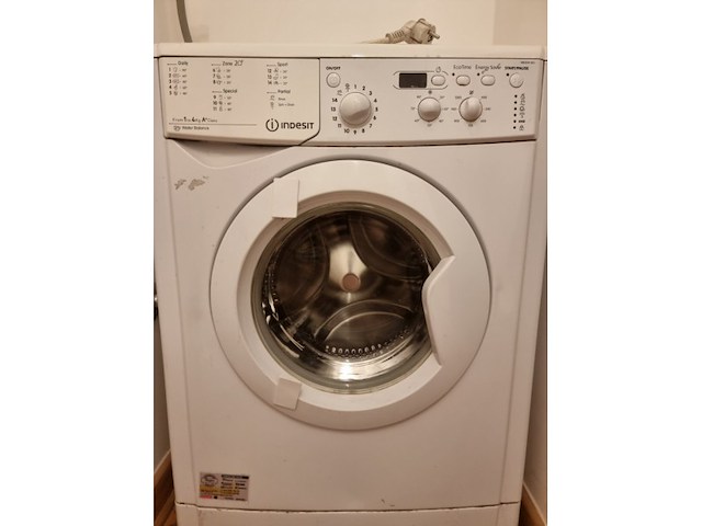 Indesit masina za ves 30 cm dubine