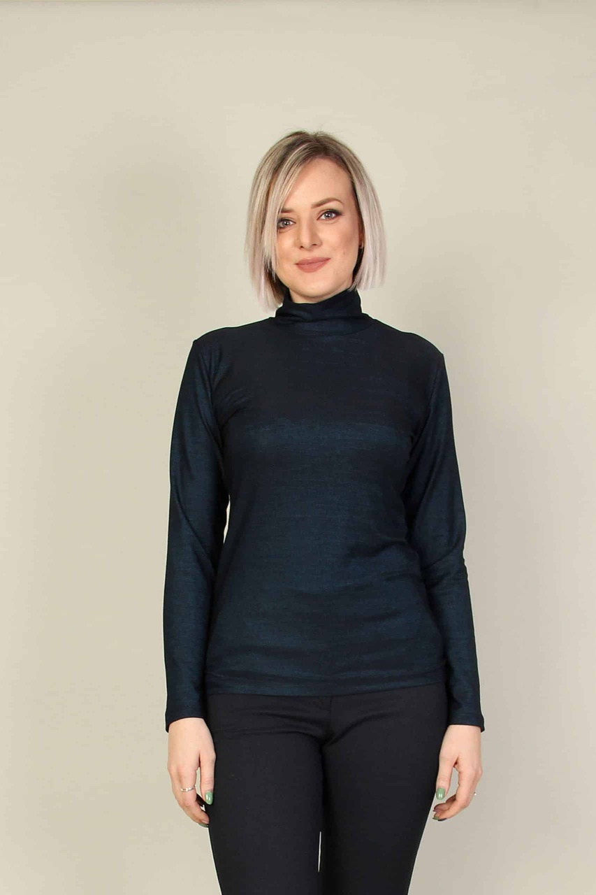 Klasična elegantna bluza jednostavnog kroja