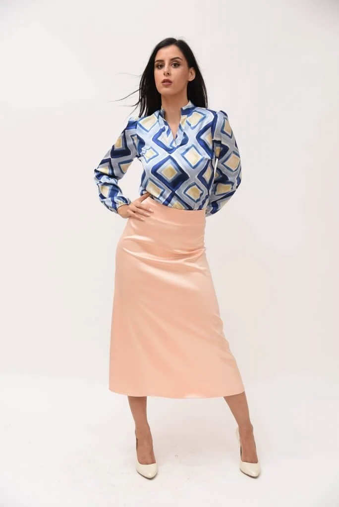 Satenska midi suknja – elegantan model