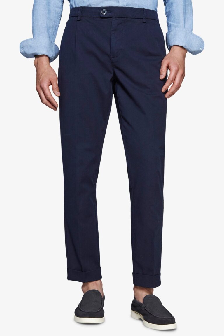 Teget pantalone sa faltama
