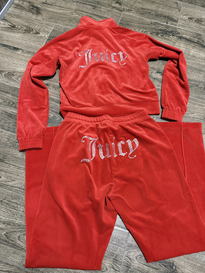 Juicy couture crvena plisana trenerka