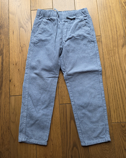 NOVE h&m sitni somot pantalone 116 velicina