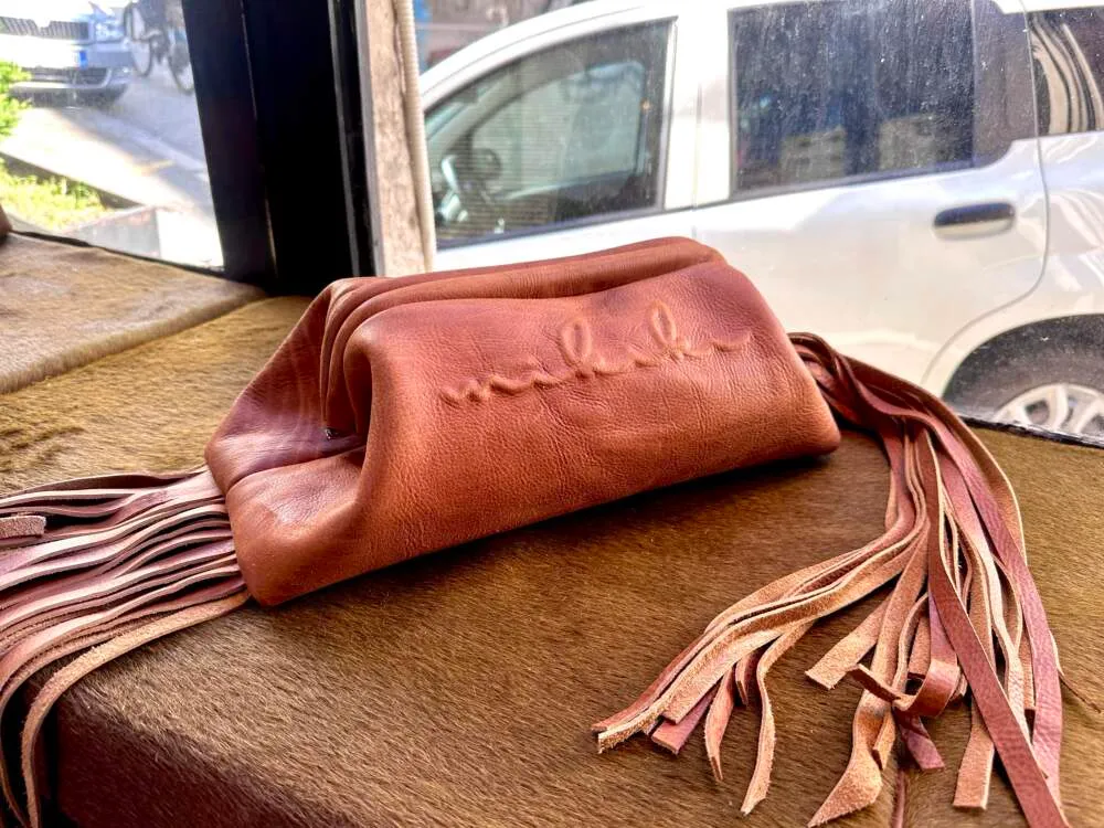 Pouch cowgirl