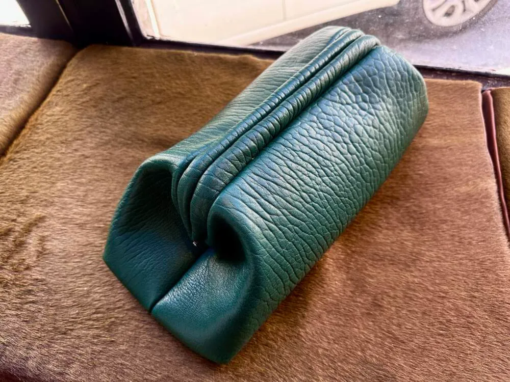 Pouch green