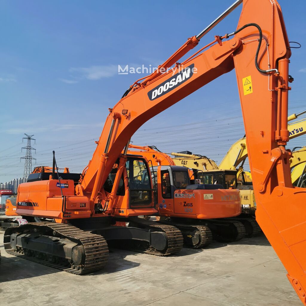 Doosan DX300LC bager guseničar