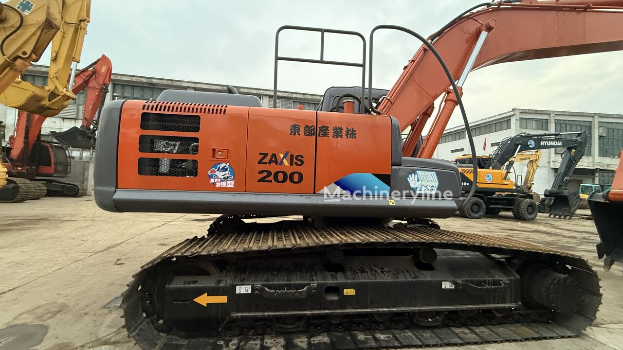 Hitachi ZX200 bager guseničar