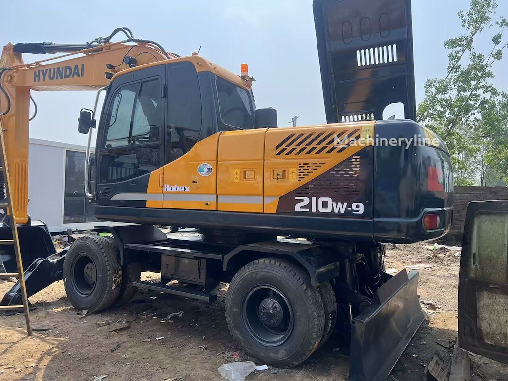 Hyundai R210W-9 bager točkaš