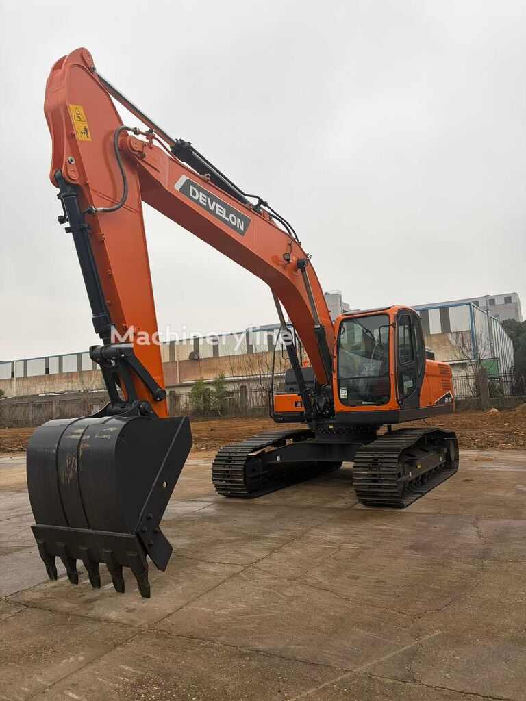Develon DX210 bager guseničar