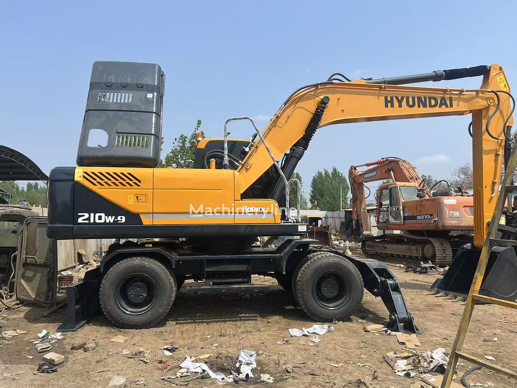 Hyundai 210W-9 bager točkaš