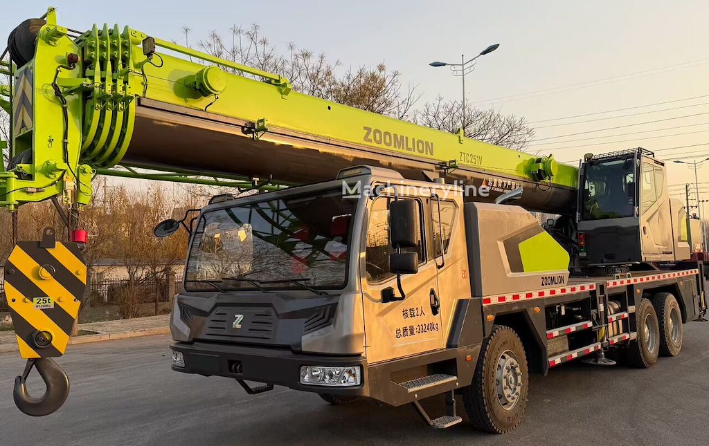 Zoomlion ZTC251V autodizalica