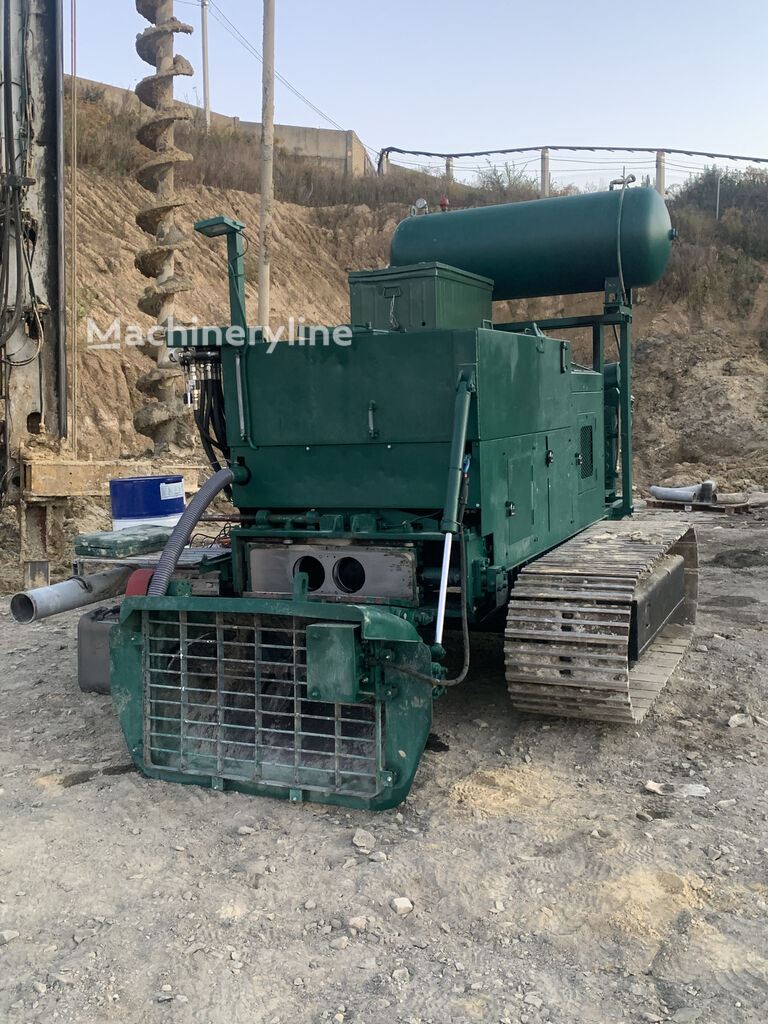 Symtec MKV35 Crawler stacionarna betonska pumpa