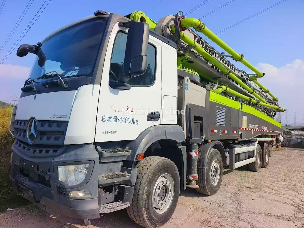 Zoomlion 62 M na šasiji Mercedes-Benz Used 2021 Excellent Service pumpa za beton
