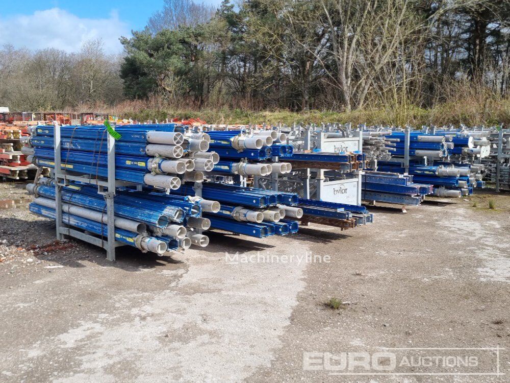 Prodaje se Stillage of Doka Whaler, Props & Cages (14 of) skele na aukciji