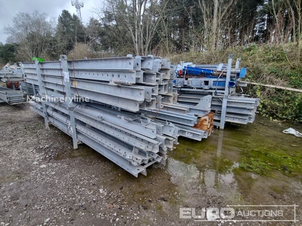 Prodaje se Stillage of Doka Whalers & Attachments (12 of) skele na aukciji