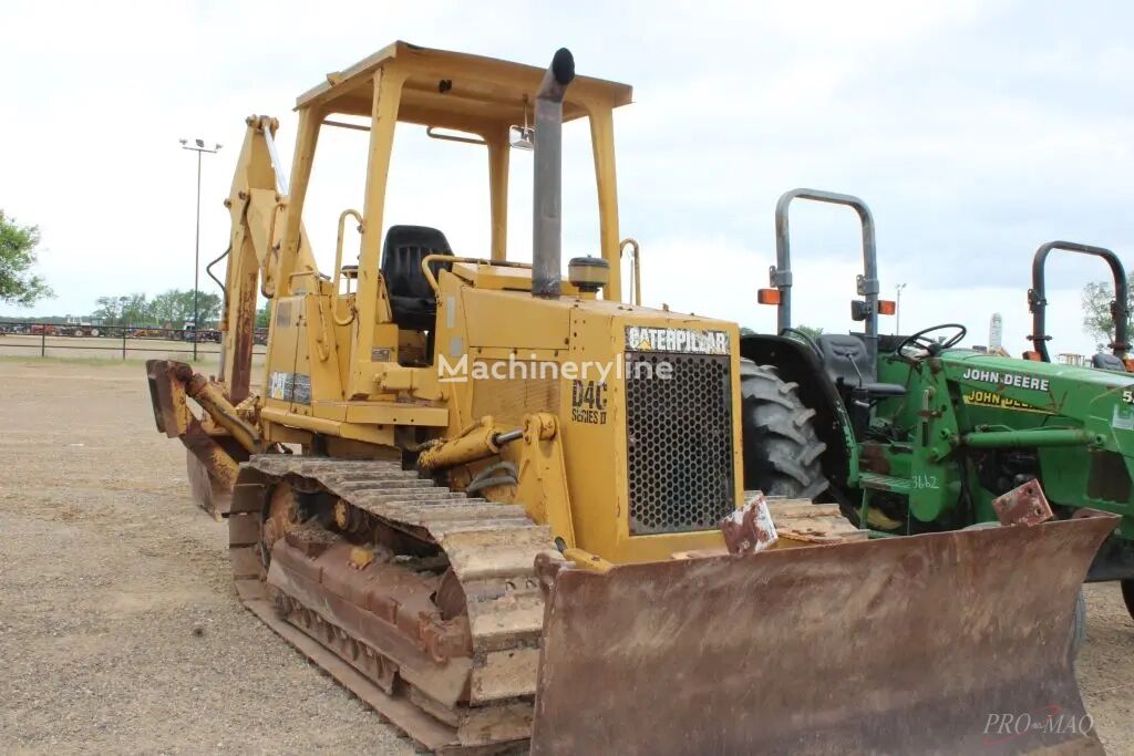 Caterpillar D4C II buldožer