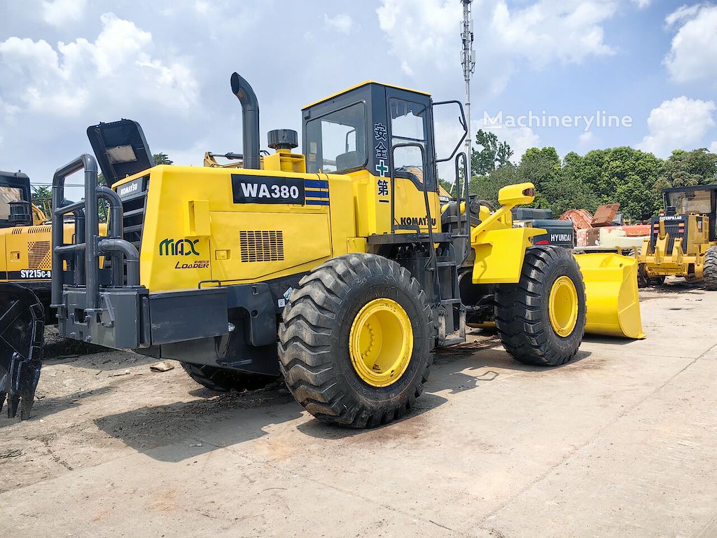 Komatsu WA380-6 prednji utovarivač