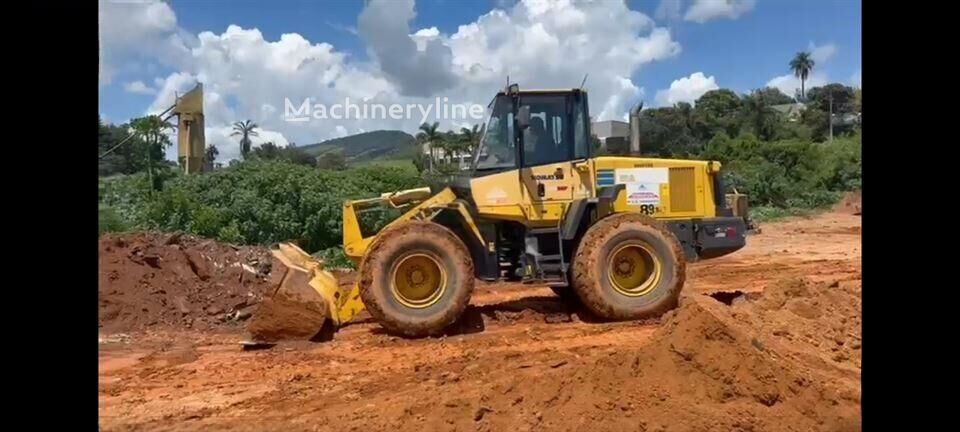 Komatsu WA200 prednji utovarivač