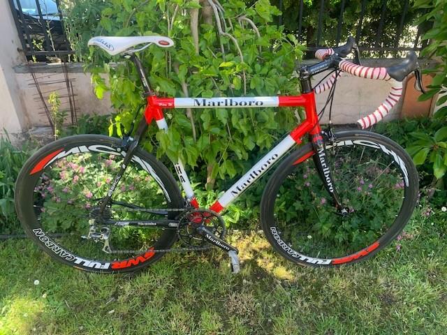 Marlboro Yamaha Racing Team Bike