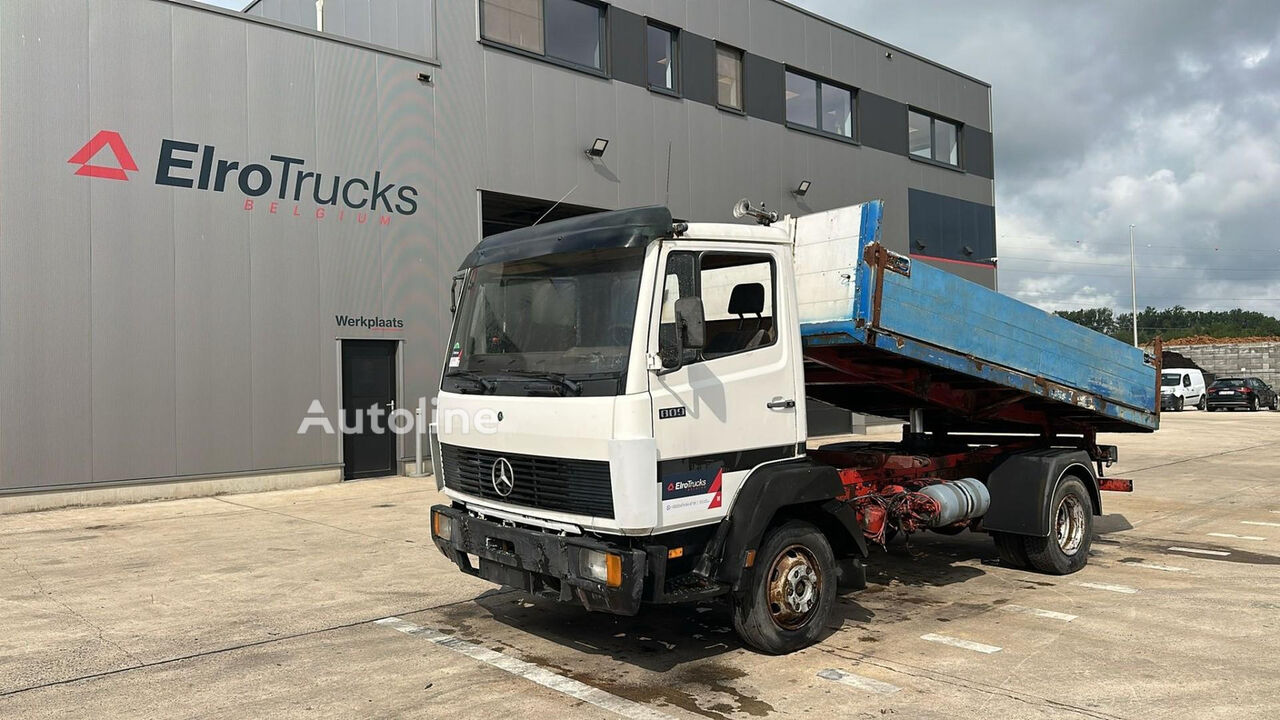 Mercedes-Benz SK 809 (POMPE MANUELLE / MANUAL PUMP / HELPER / AUXILAIRY / SPER kiper