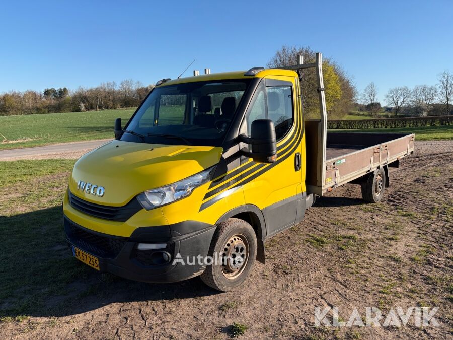 Prodaje se IVECO Daily kamion s ravnom platformom < 3.5t na aukciji