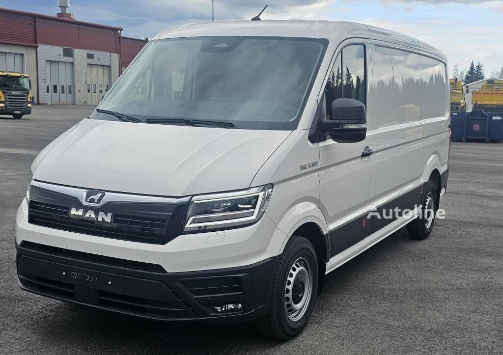 Novi MAN TGE 3.180 minibus furgon