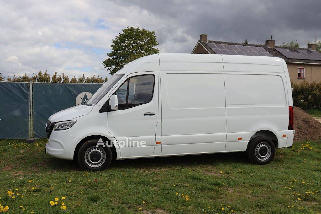 Prodaje se Mercedes-Benz Sprinter minibus furgon na aukciji