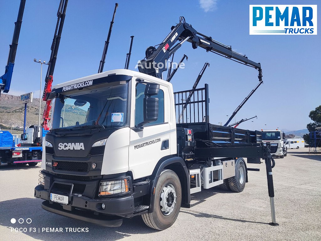 Scania P 320 kamion s ravnom platformom