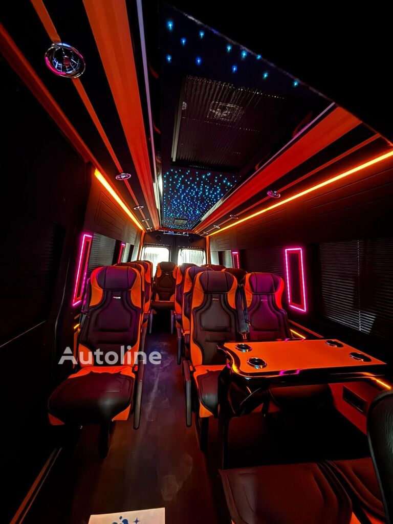 Novi Mercedes-Benz putnički minibus