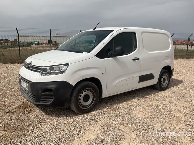 Prodaje se Citroen Berlingo laki furgon na aukciji