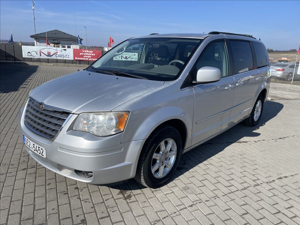 Chrysler Town & Country kombi minibus