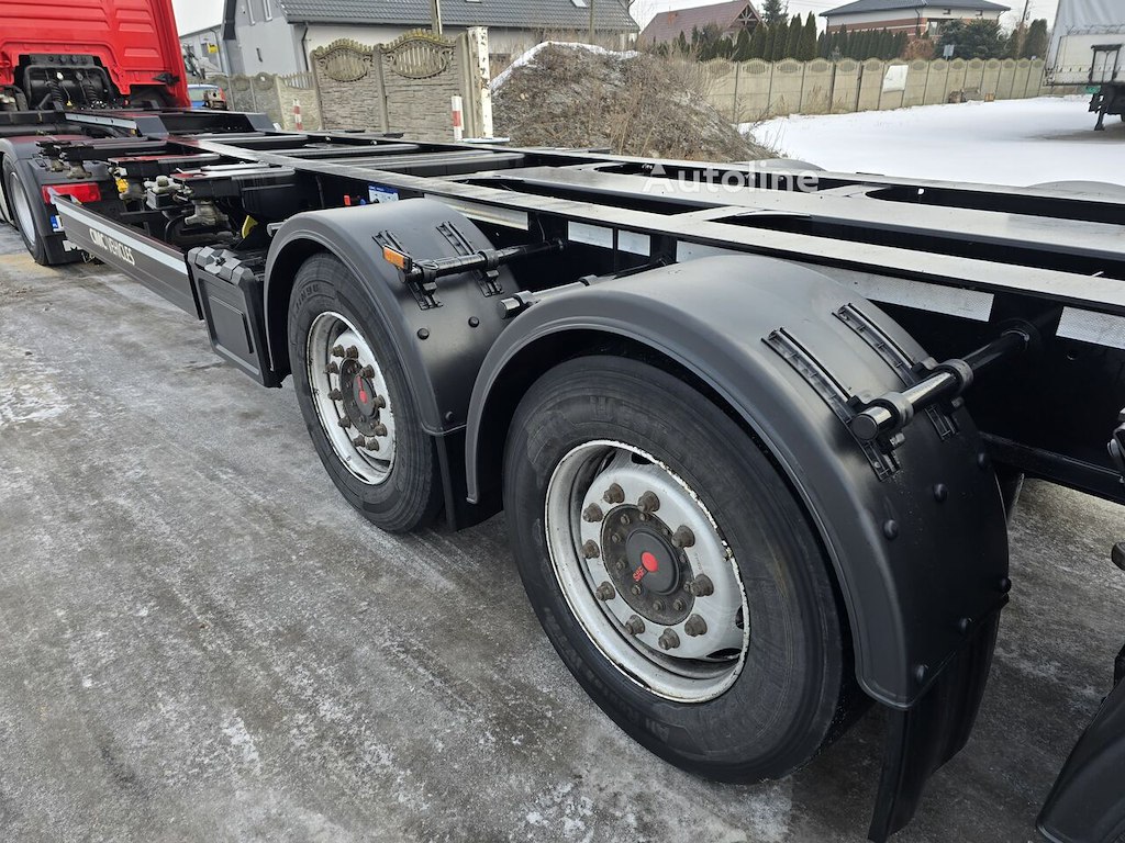 Izdajem CIMC SC0345R poluprikolicu za prevoz kontejnera