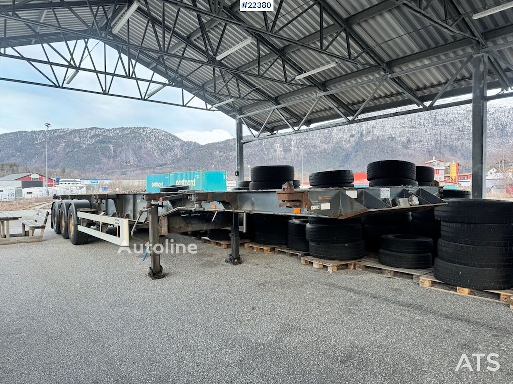 Van Hool Containersemi – Eu-godkjent poluprikolica za prevoz kontejnera